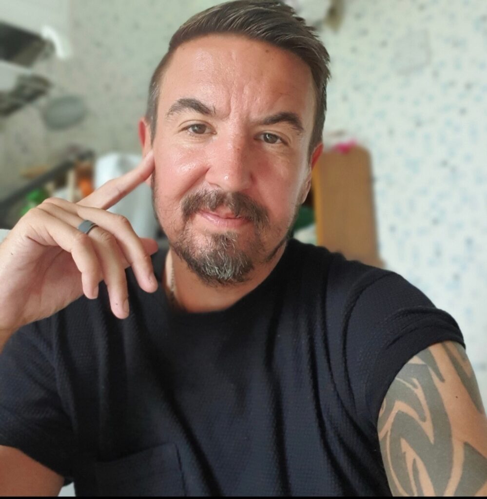 About Us - CompareYourTech